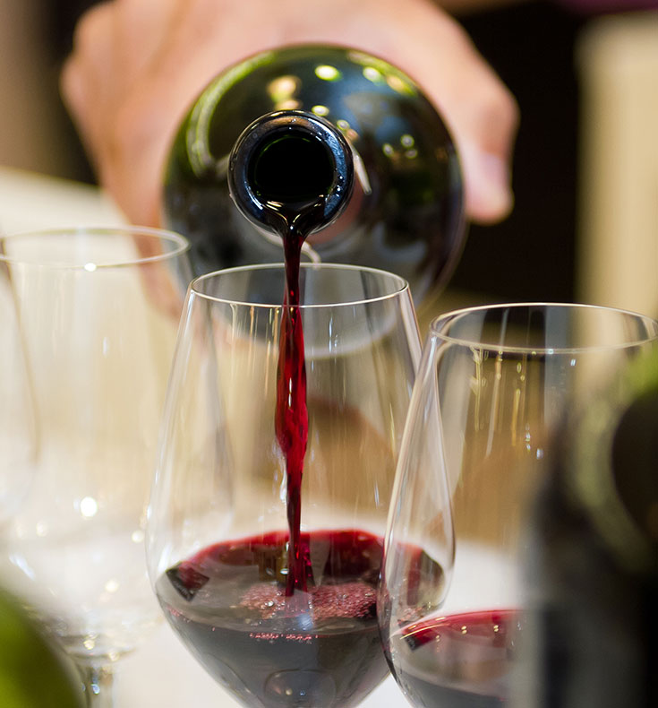 Decanting, Chilling, Pouring: Here's How To Serve Wine
